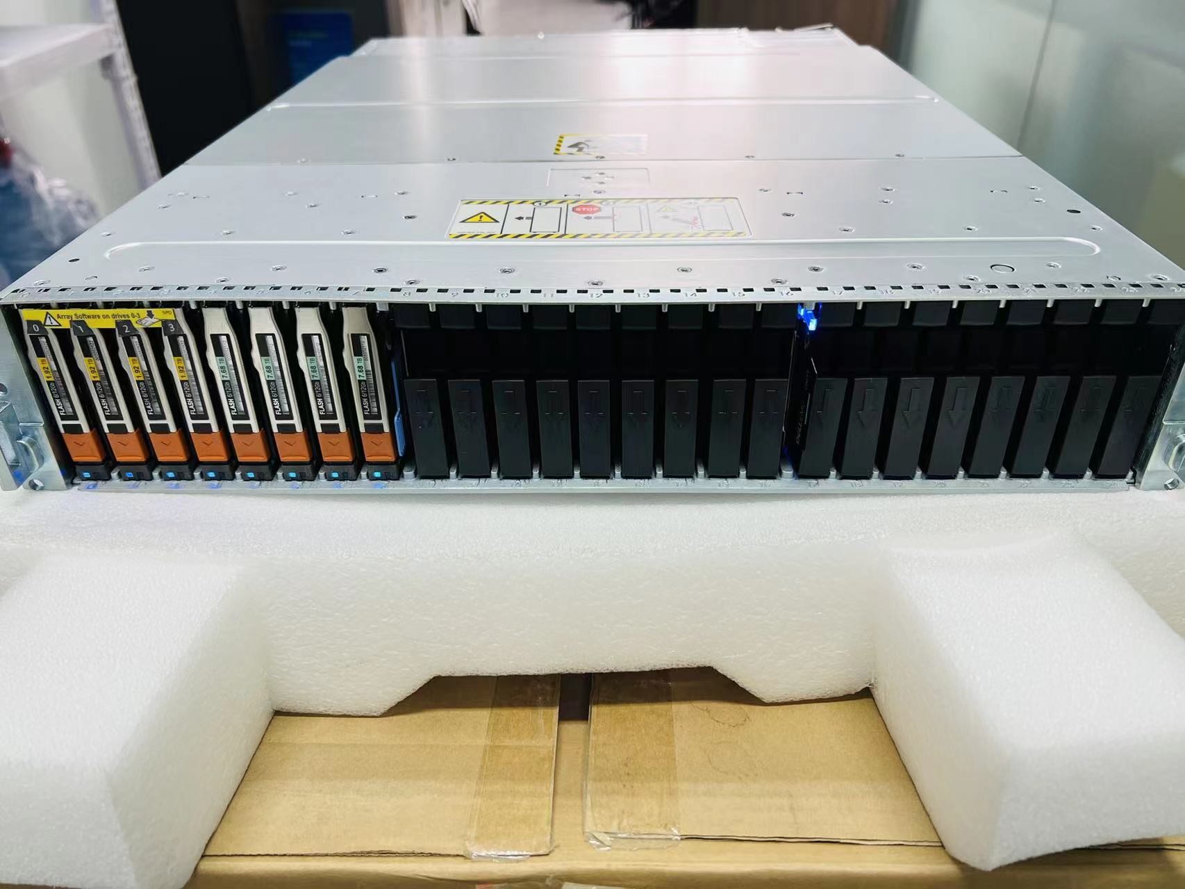 Max FAST Cache ถึง 800 GB สําหรับ Dell EMC Unity Storage XT380