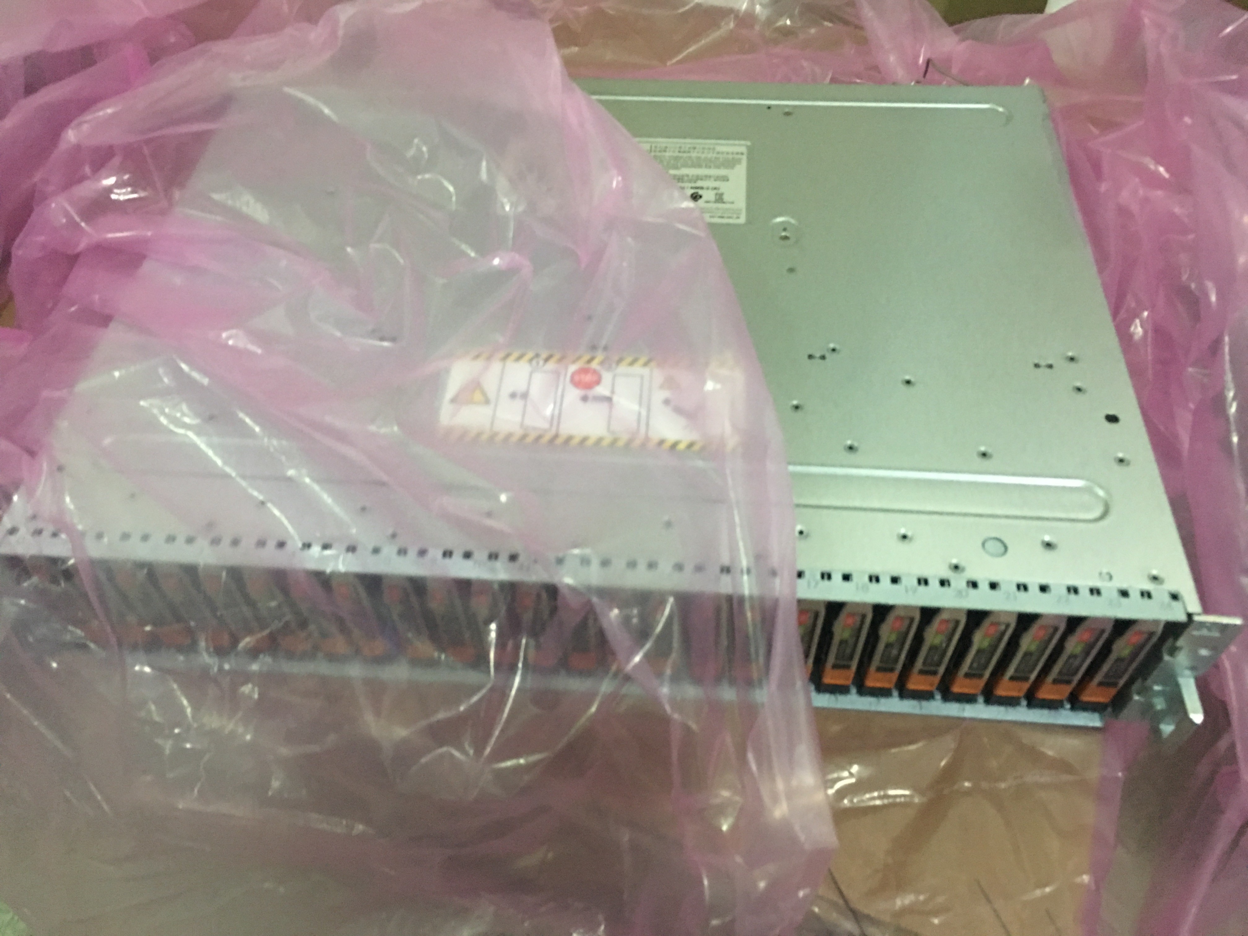 EMC D3-2S10-1200 1.2tb 2.5" 10k 12GB ที่เก็บข้อมูล Dell Emc Unity 300 ...